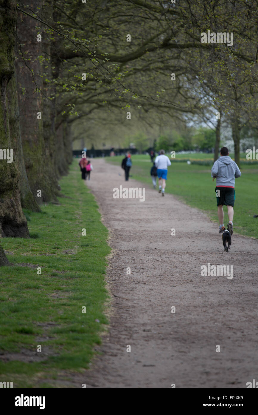 Running park london hi-res stock photography and images - Alamy