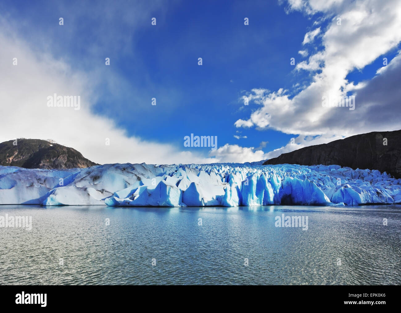 Grey lake hi-res stock photography and images - Alamy