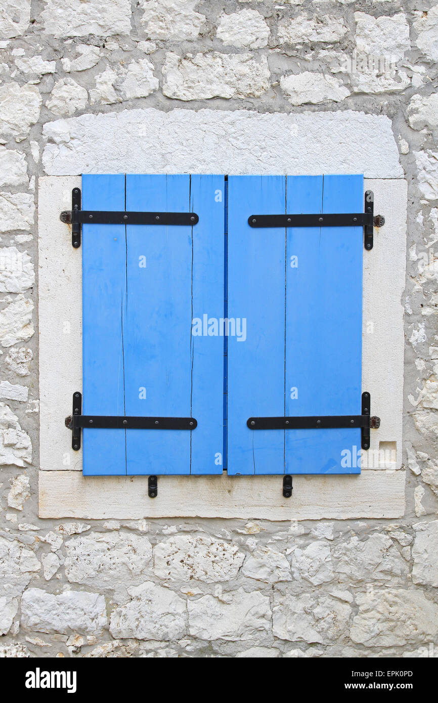 Blue window blinds hi-res stock photography and images - Alamy