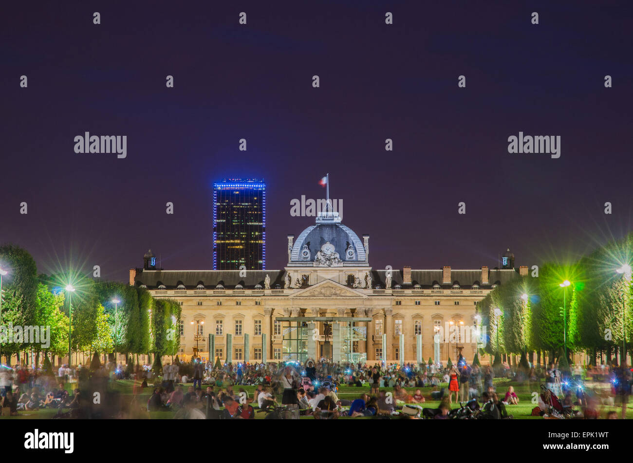Military school building in paris hi-res stock photography and images ...