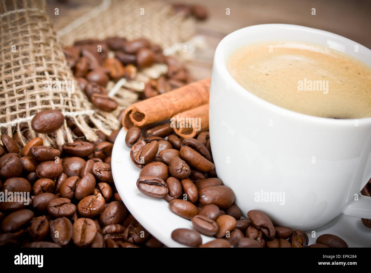 Kaffeetasse holz hi-res stock photography and images - Alamy