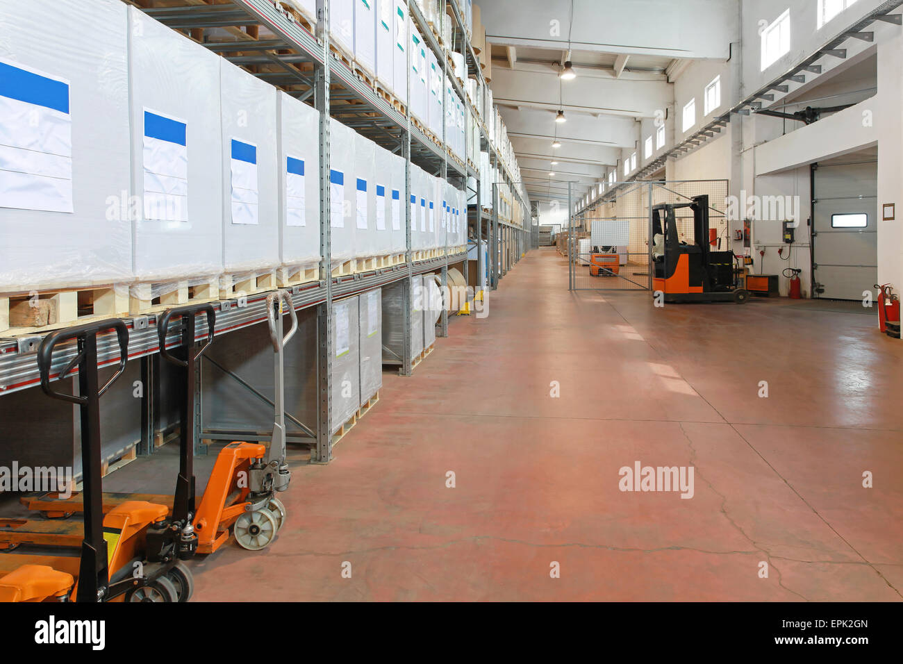 Material distribution hi-res stock photography and images - Alamy