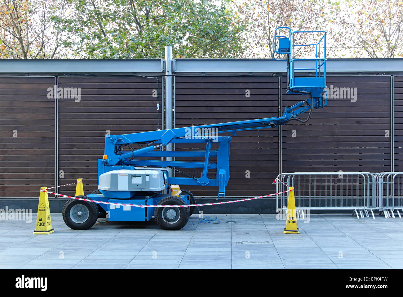 Telescopic boom lift hi-res stock photography and images - Alamy