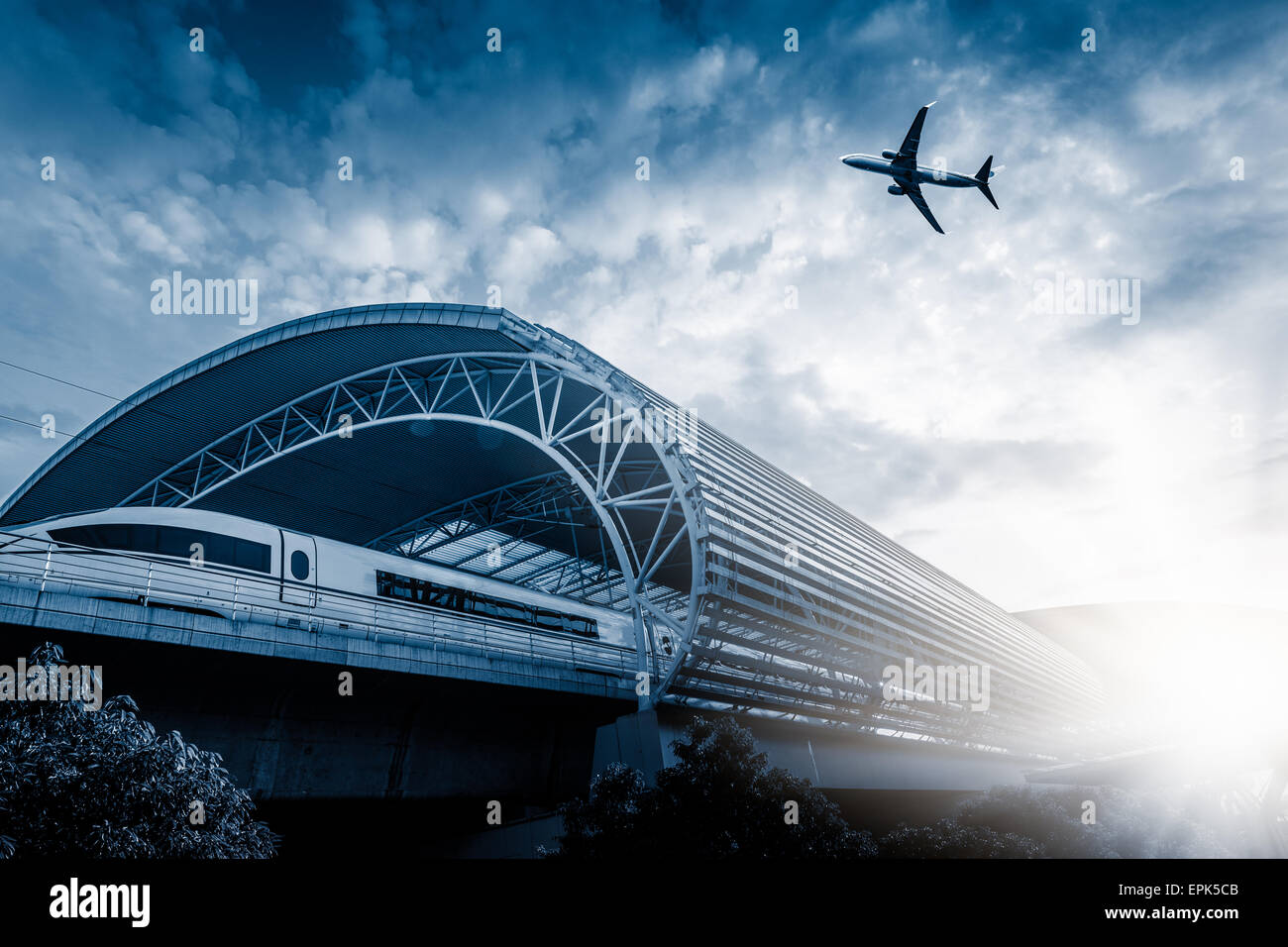 train through city Stock Photo - Alamy