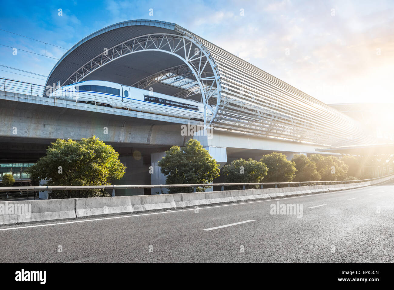 train through city Stock Photo - Alamy