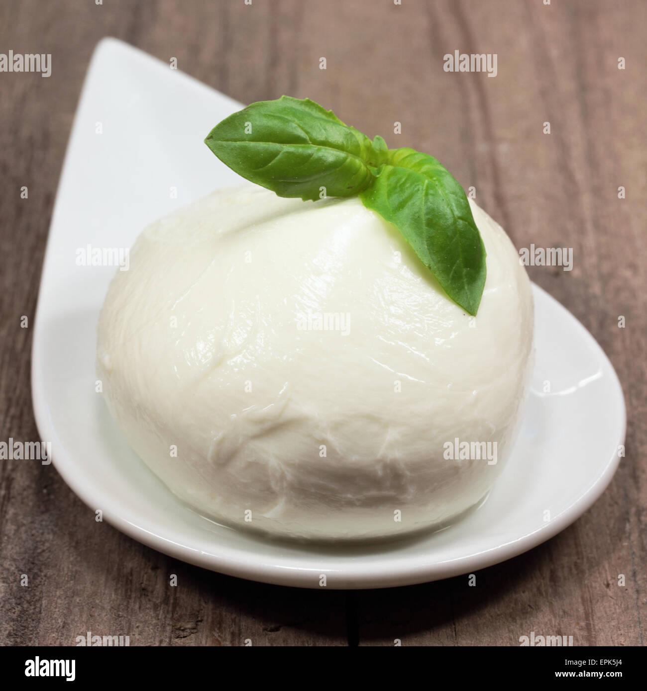 Mozzarella hi-res stock photography and images - Alamy