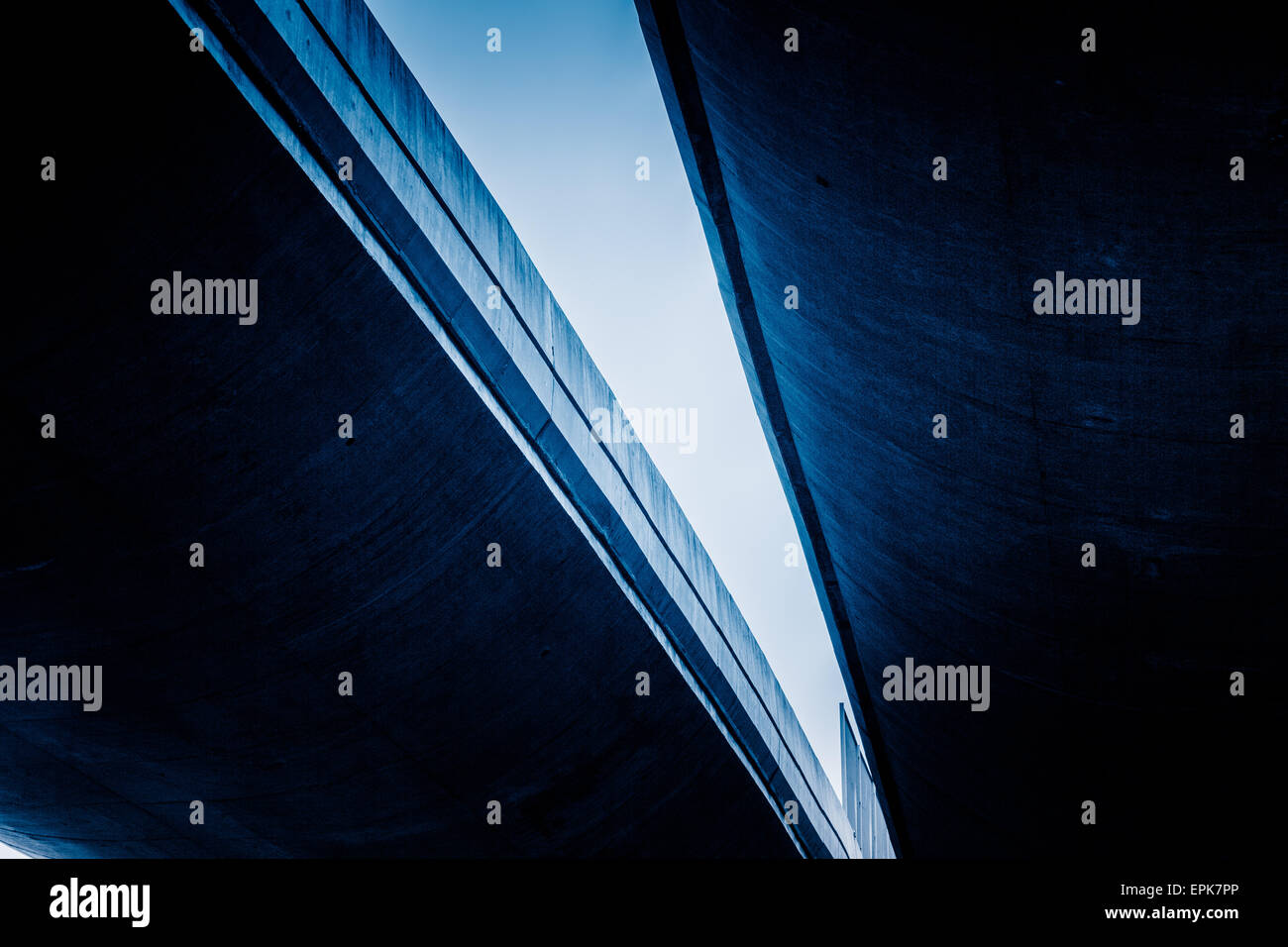 Overpass bridge hi-res stock photography and images - Alamy