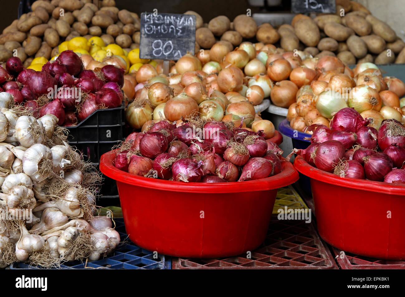 Onion bucket hi-res stock photography and images - Alamy