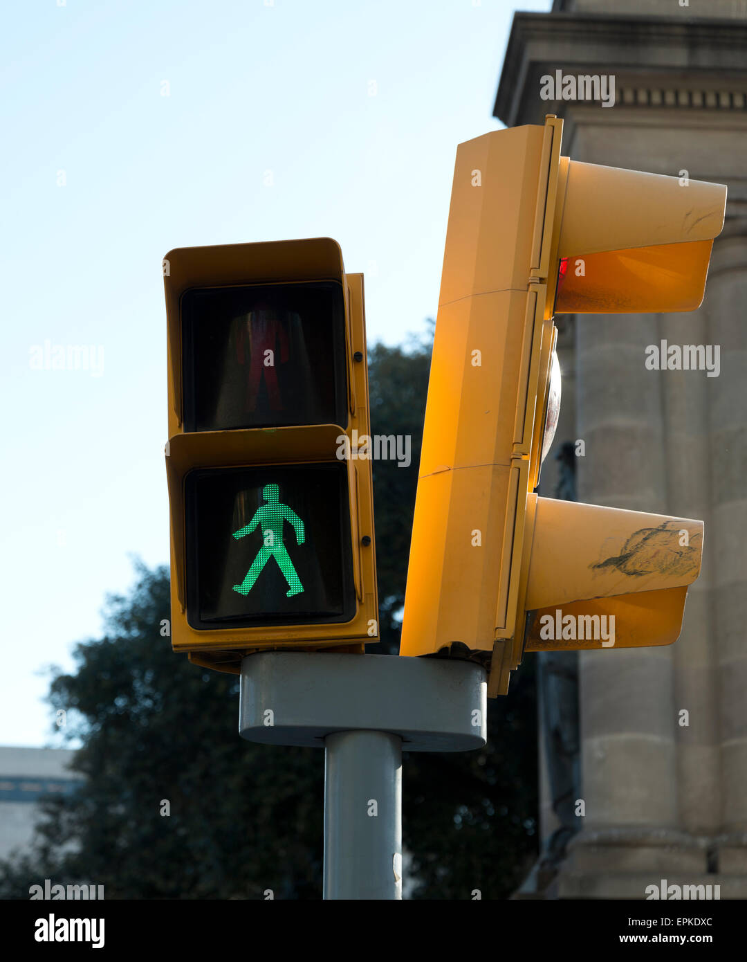 Green man road crossing hi-res stock photography and images - Alamy