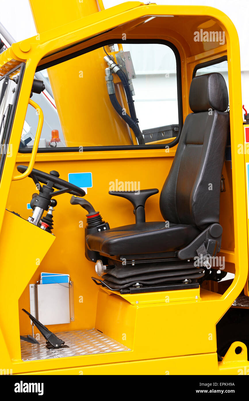 Crane control cabin hi-res stock photography and images - Alamy