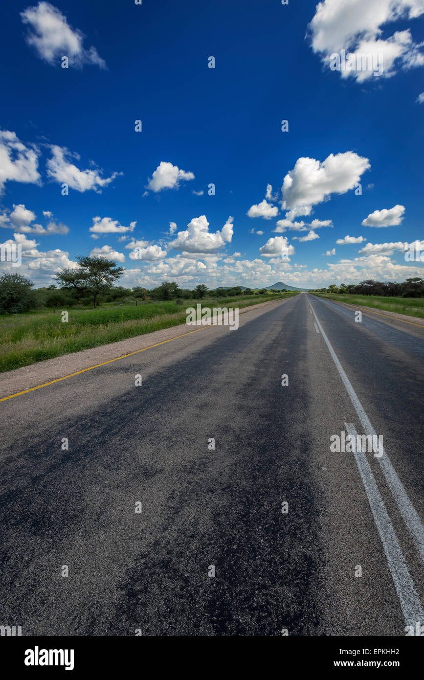Empty road empty roads hi-res stock photography and images - Alamy
