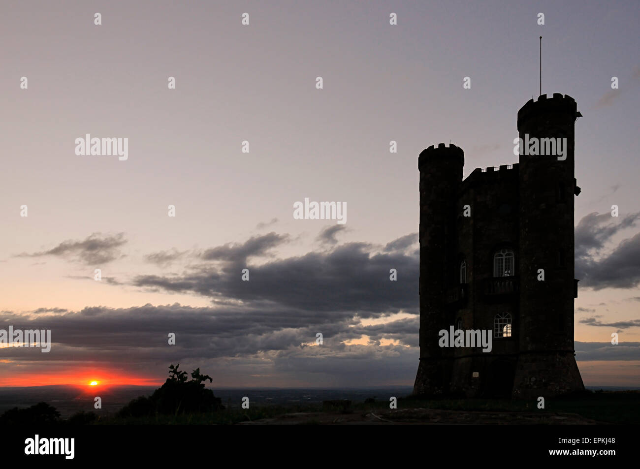 Historic Broadway Tower Folly near Broadway in the Cotswolds ...