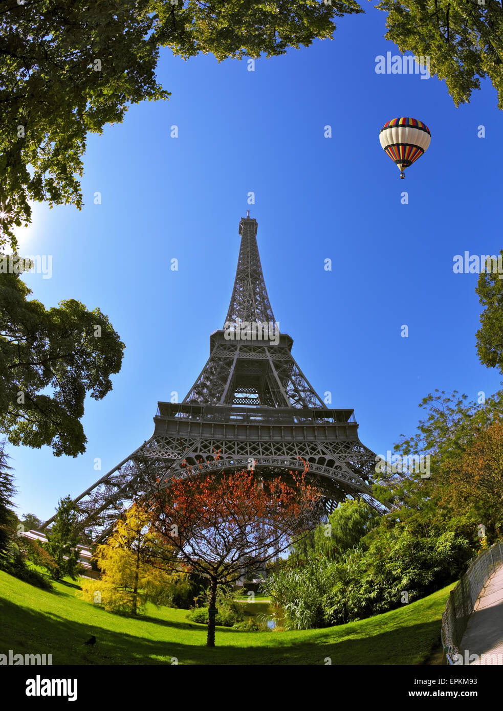 Hot air balloon eiffel tower hi-res stock photography and images - Alamy