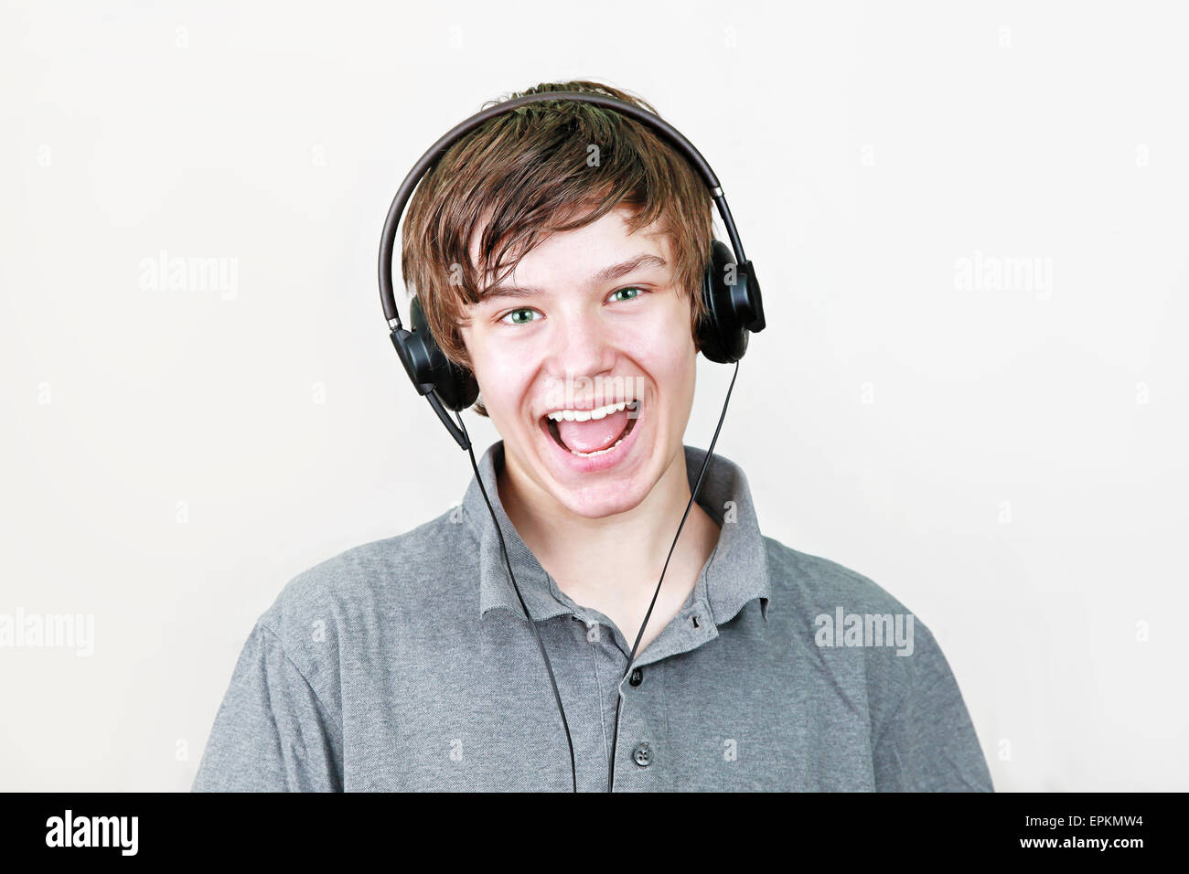 Boy listen to music hi-res stock photography and images - Alamy