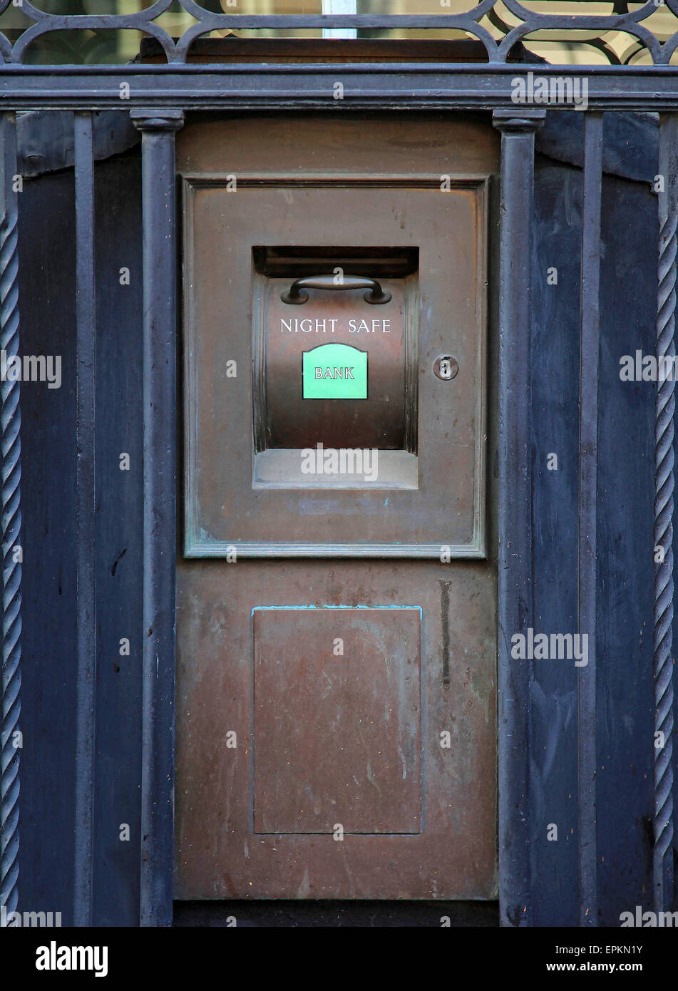 Night deposit box hi-res stock photography and images - Alamy