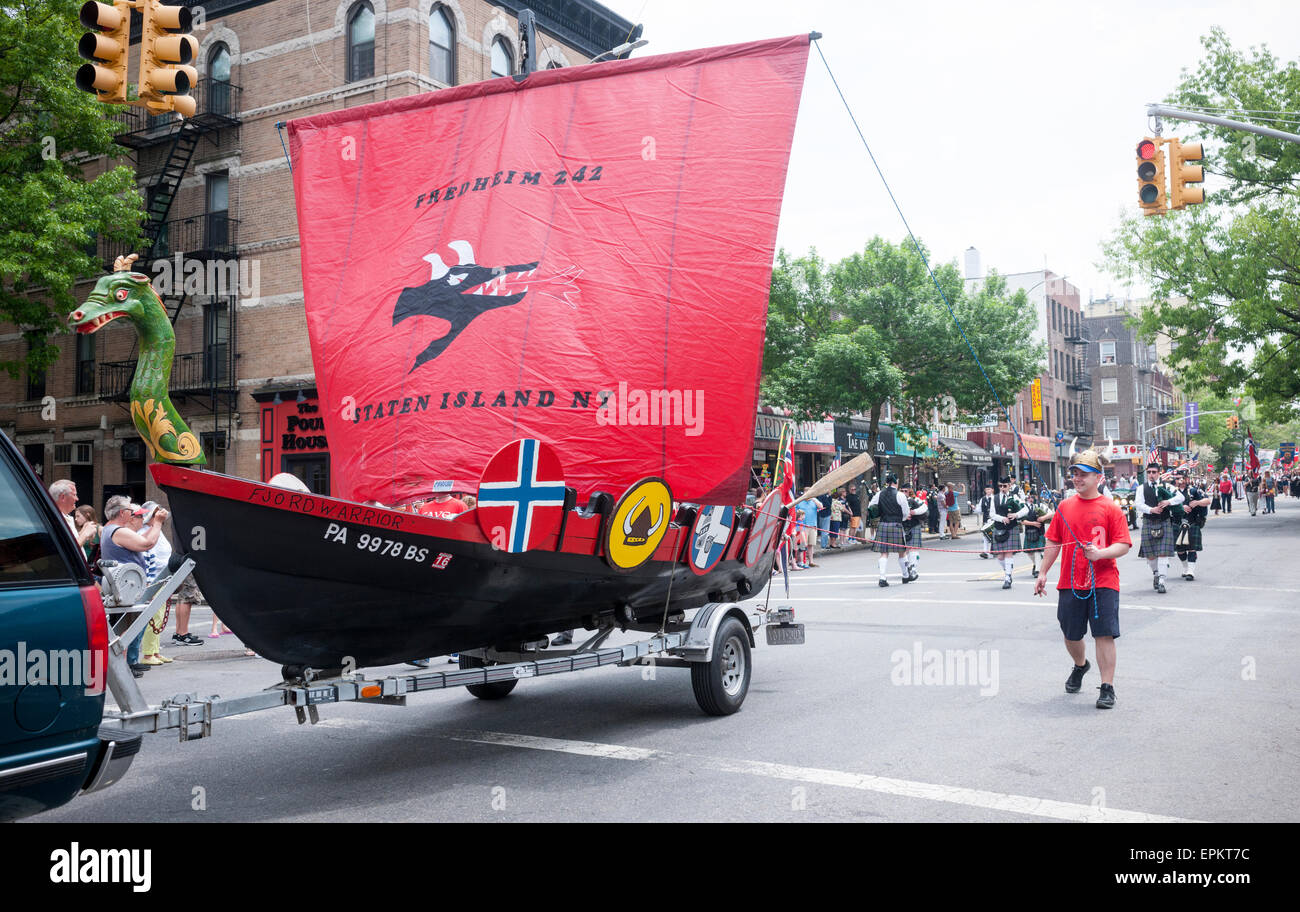 Longboat 17th century hi-res stock photography and images - Alamy