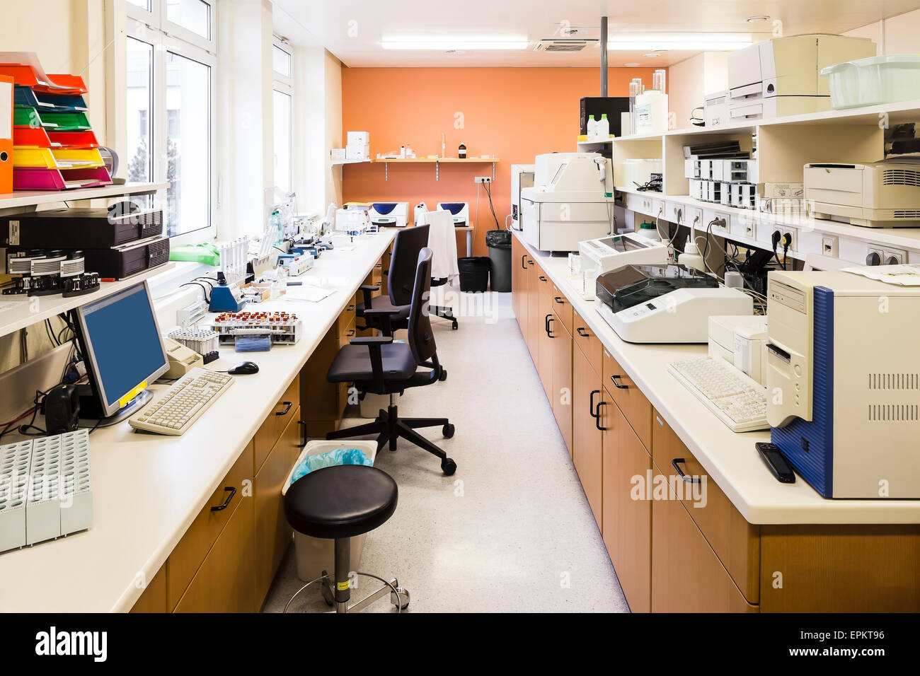 Serology laboratory hi-res stock photography and images - Alamy