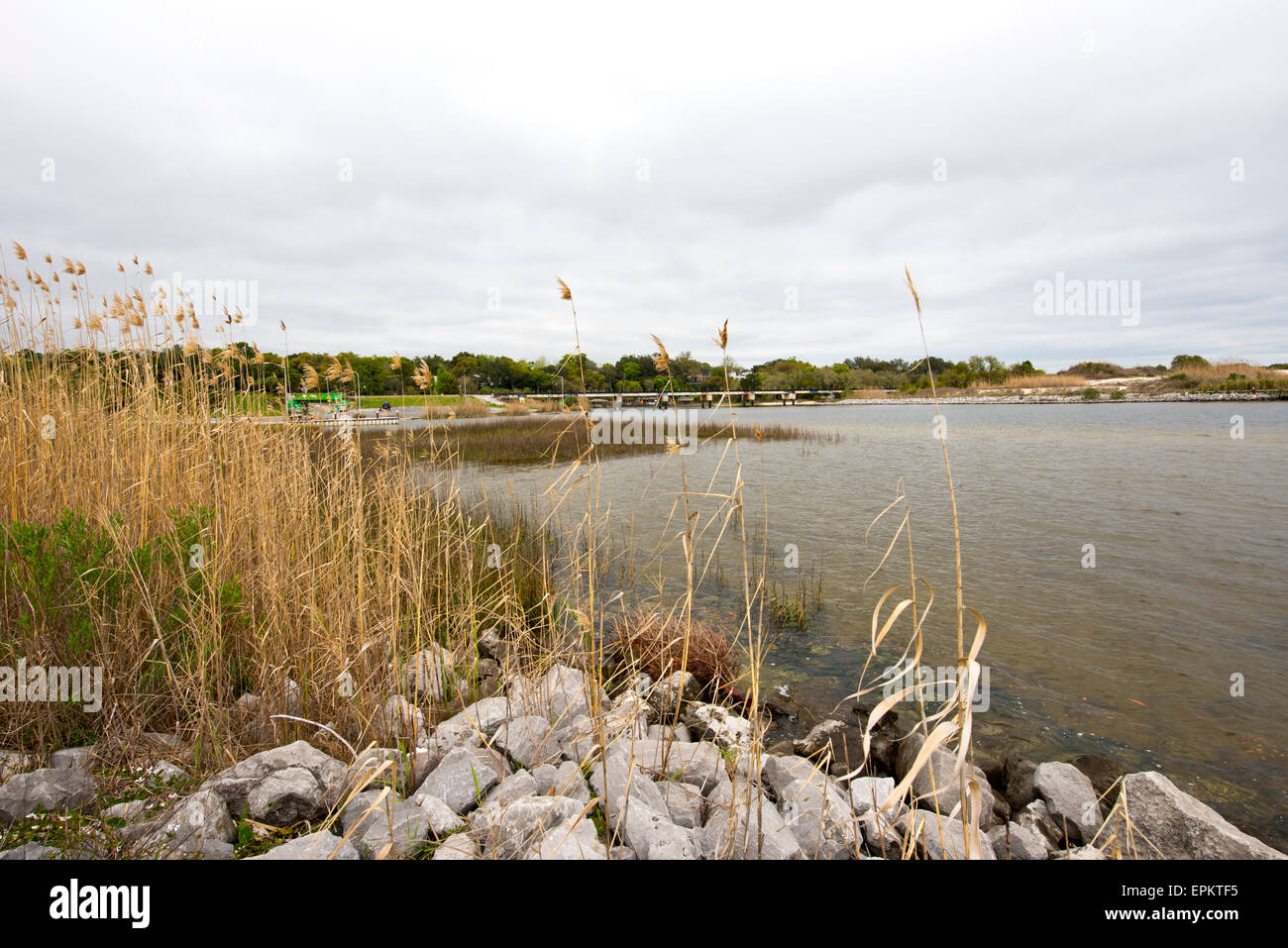 Shoreline bay hi-res stock photography and images - Alamy