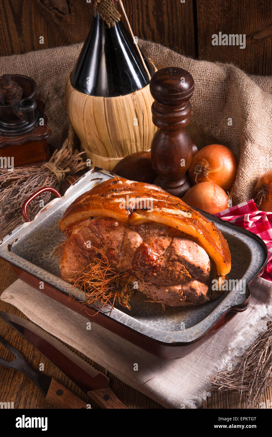 Crackling bacon hi-res stock photography and images - Alamy