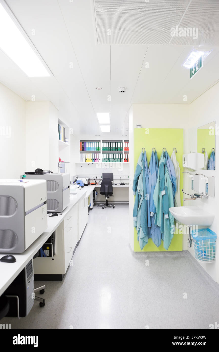 Empty lab hi-res stock photography and images - Alamy