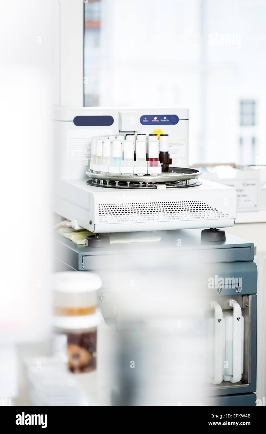 Medical samples in tissue stainer Stock Photo - Alamy