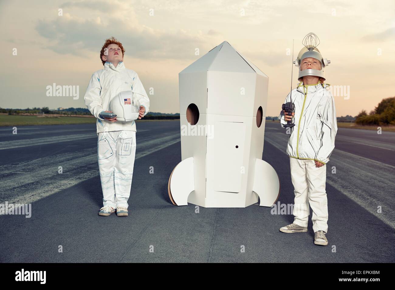 Spacemen hi-res stock photography and images - Alamy