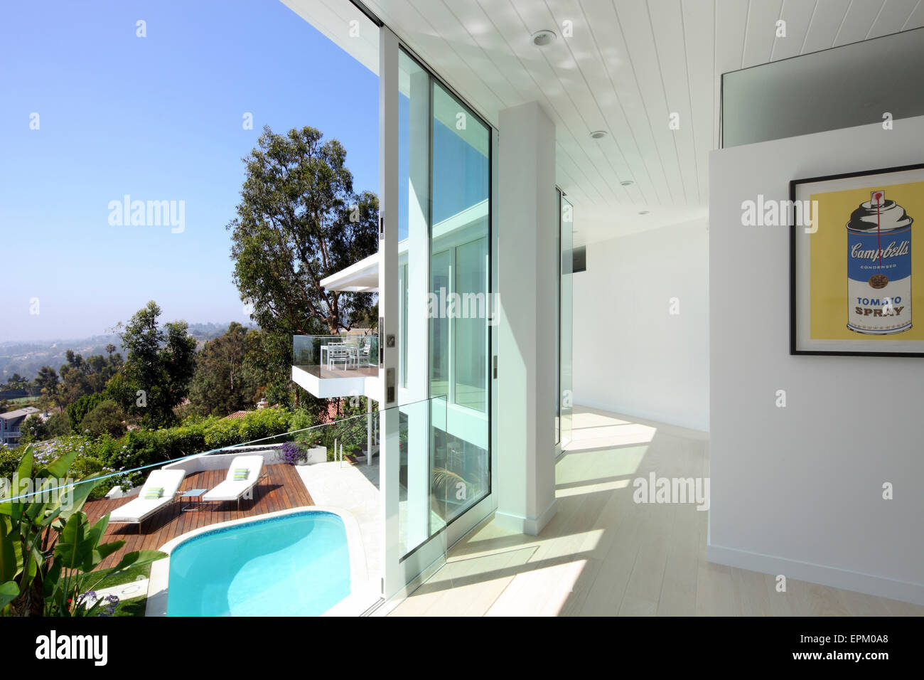 Los angeles house view swimming pool hi-res stock photography and ...