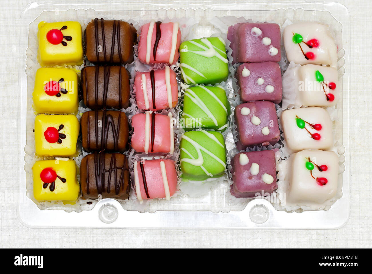 Cakes in box Stock Photo - Alamy