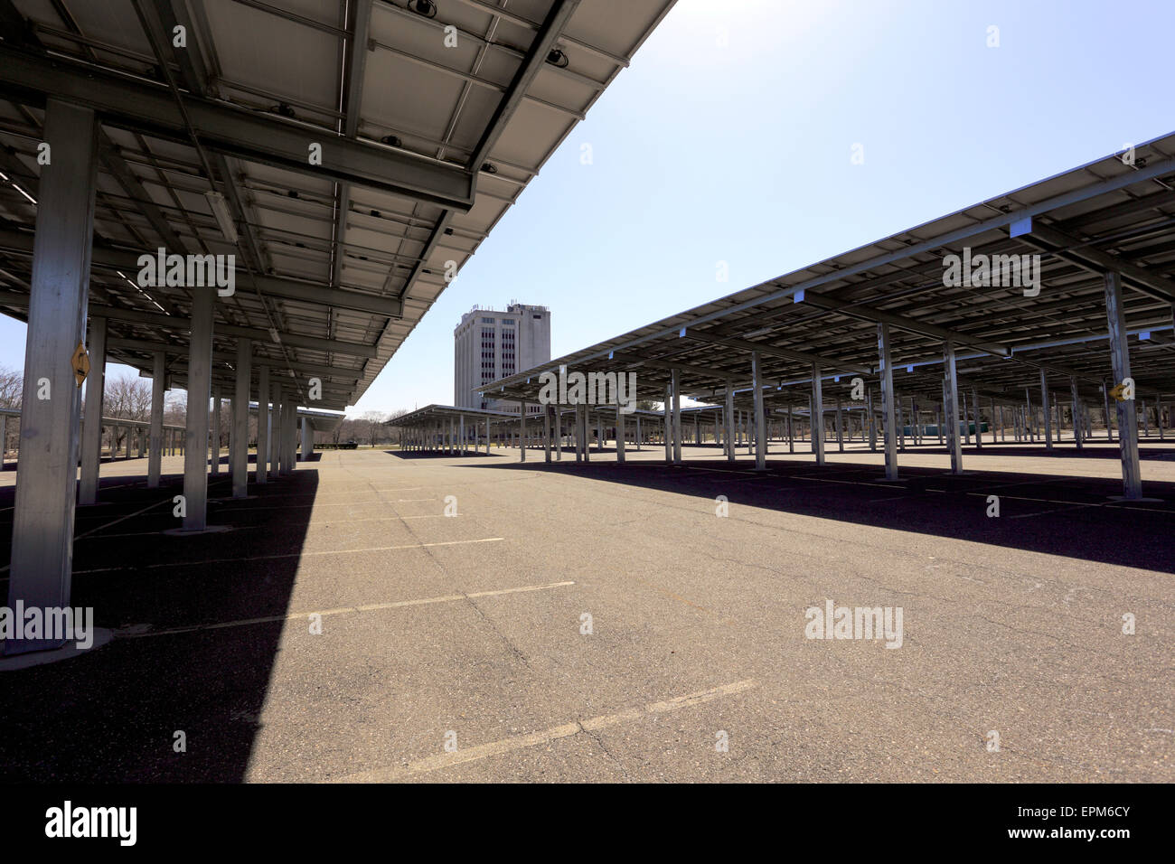 Solar panels parking lot hi-res stock photography and images - Alamy