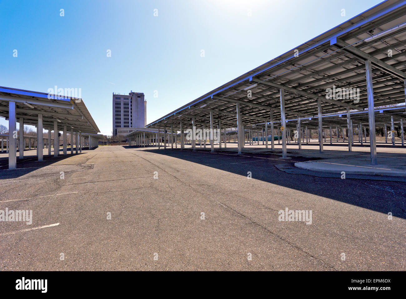 Solar panels parking lot hi-res stock photography and images - Alamy