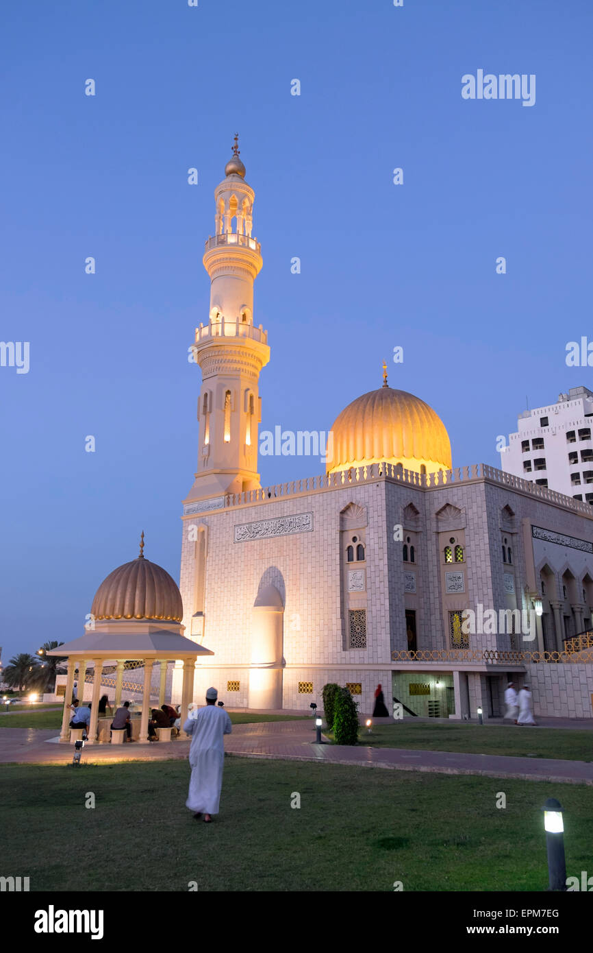 Al zawawi mosque muscat oman hi-res stock photography and images - Alamy