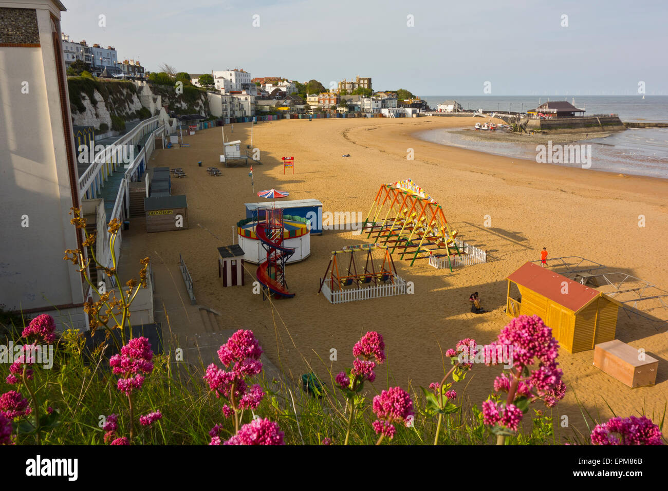 Broadstairs beach Viking Bay sand sun Stock Photo - Alamy