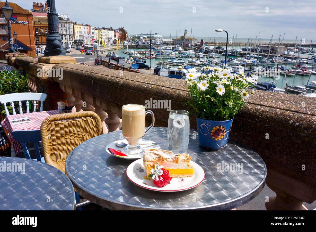 cafe table marina Ramsgate Stock Photo - Alamy