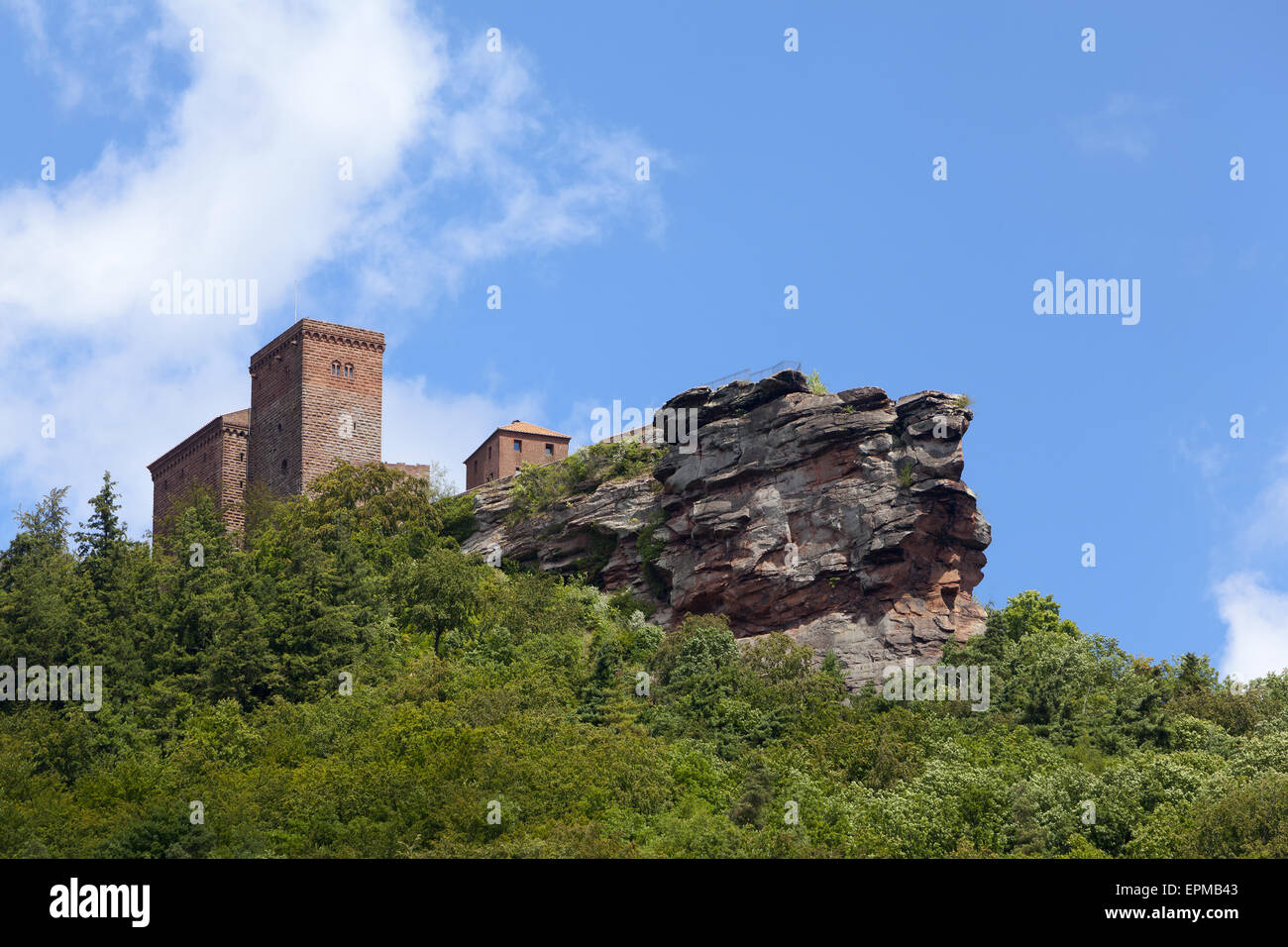 Burg trifels hi-res stock photography and images - Alamy