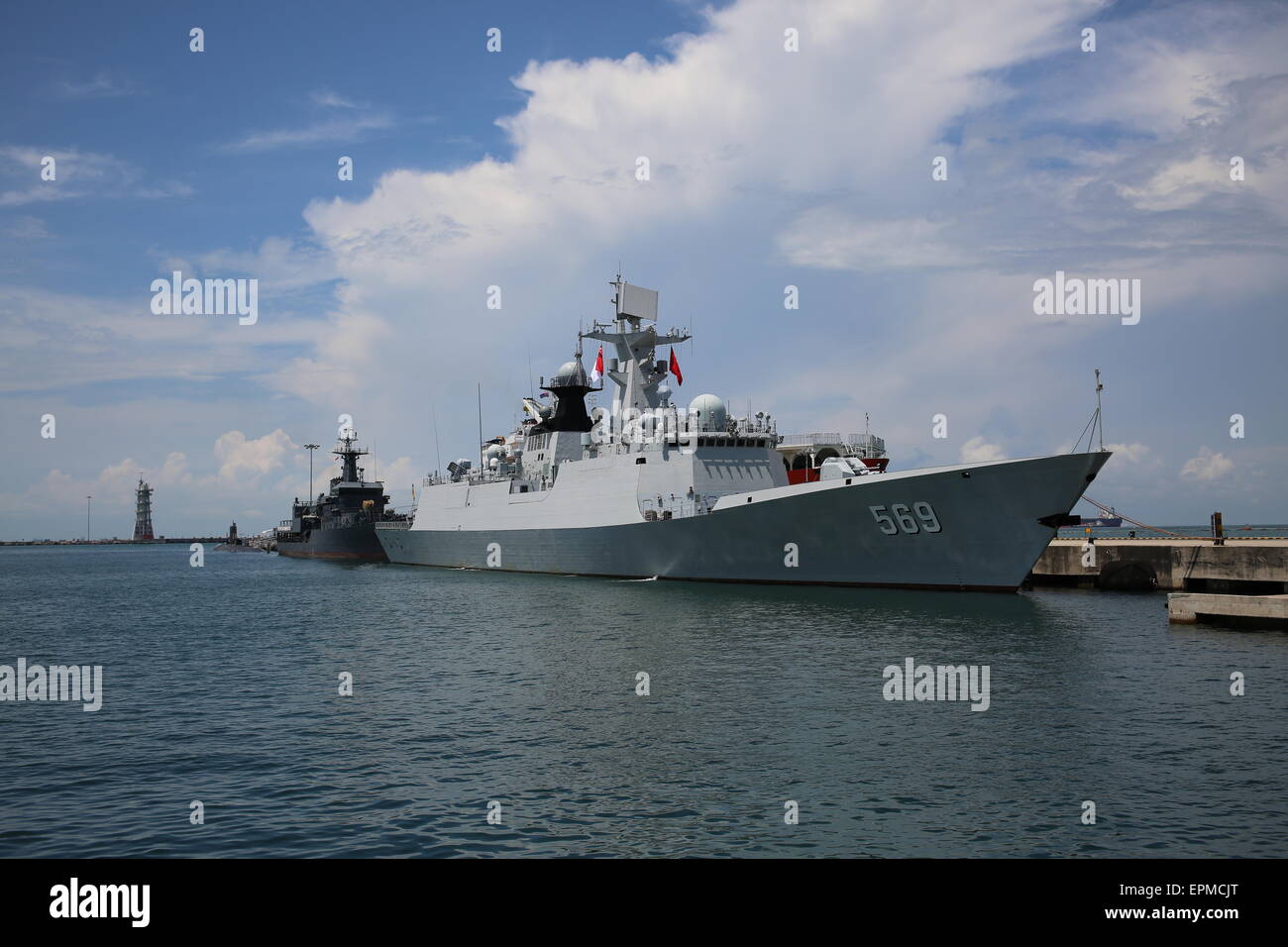 Imdex. 19th May, 2015. Chinese missile frigate Yulin docks at Singapore ...