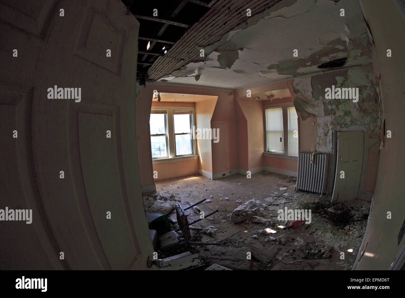 Dilapidated house interior hi-res stock photography and images - Alamy
