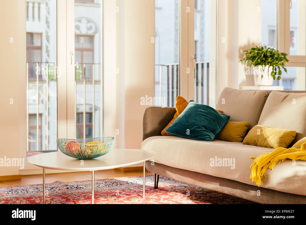 Persian rug hi-res stock photography and images - Alamy