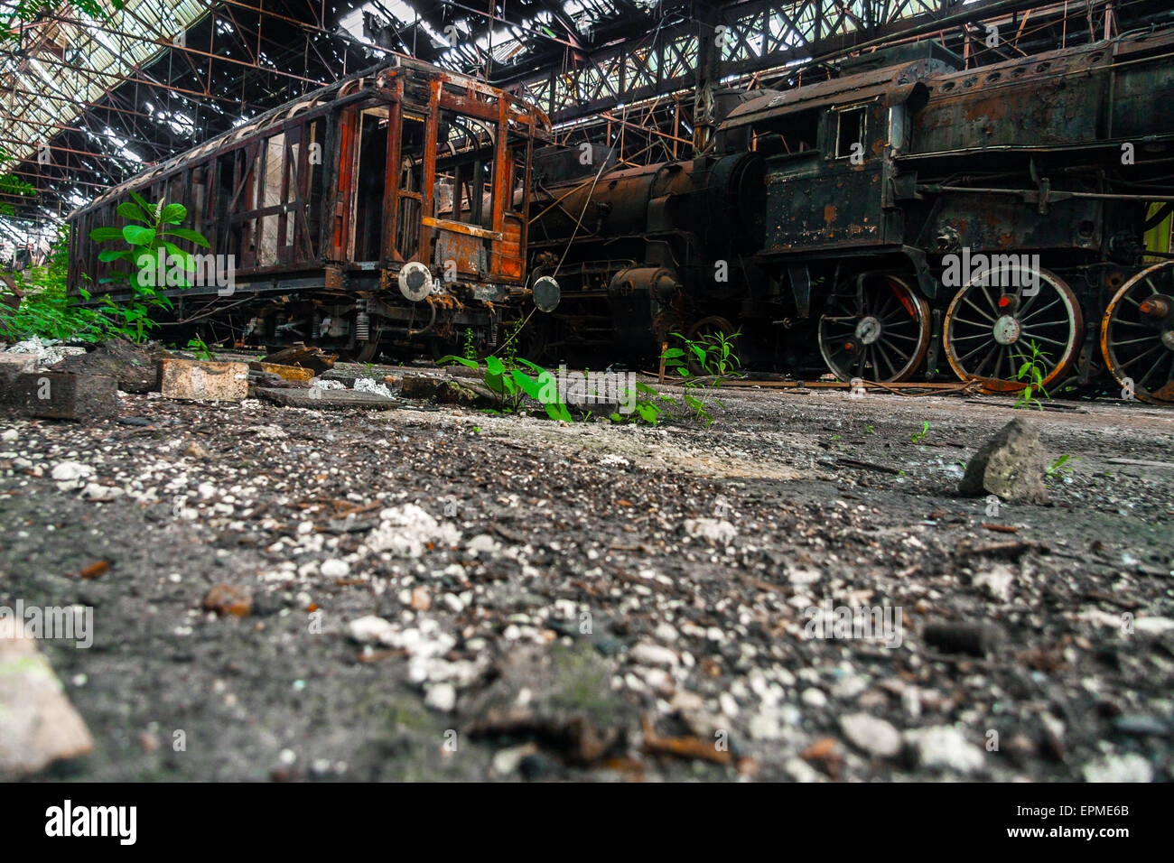 Railway yard abandoned building hi-res stock photography and images - Alamy