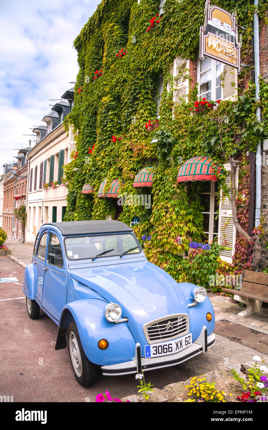 blue Citroën 2CV car parked outside on the street, rench village ...