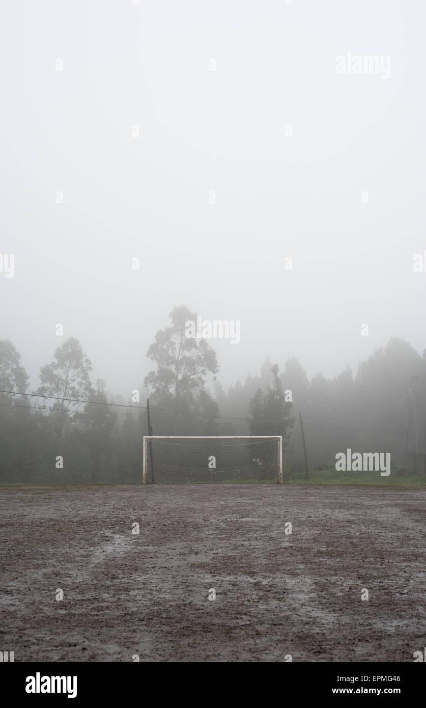 Foggy soccer field hi-res stock photography and images - Alamy