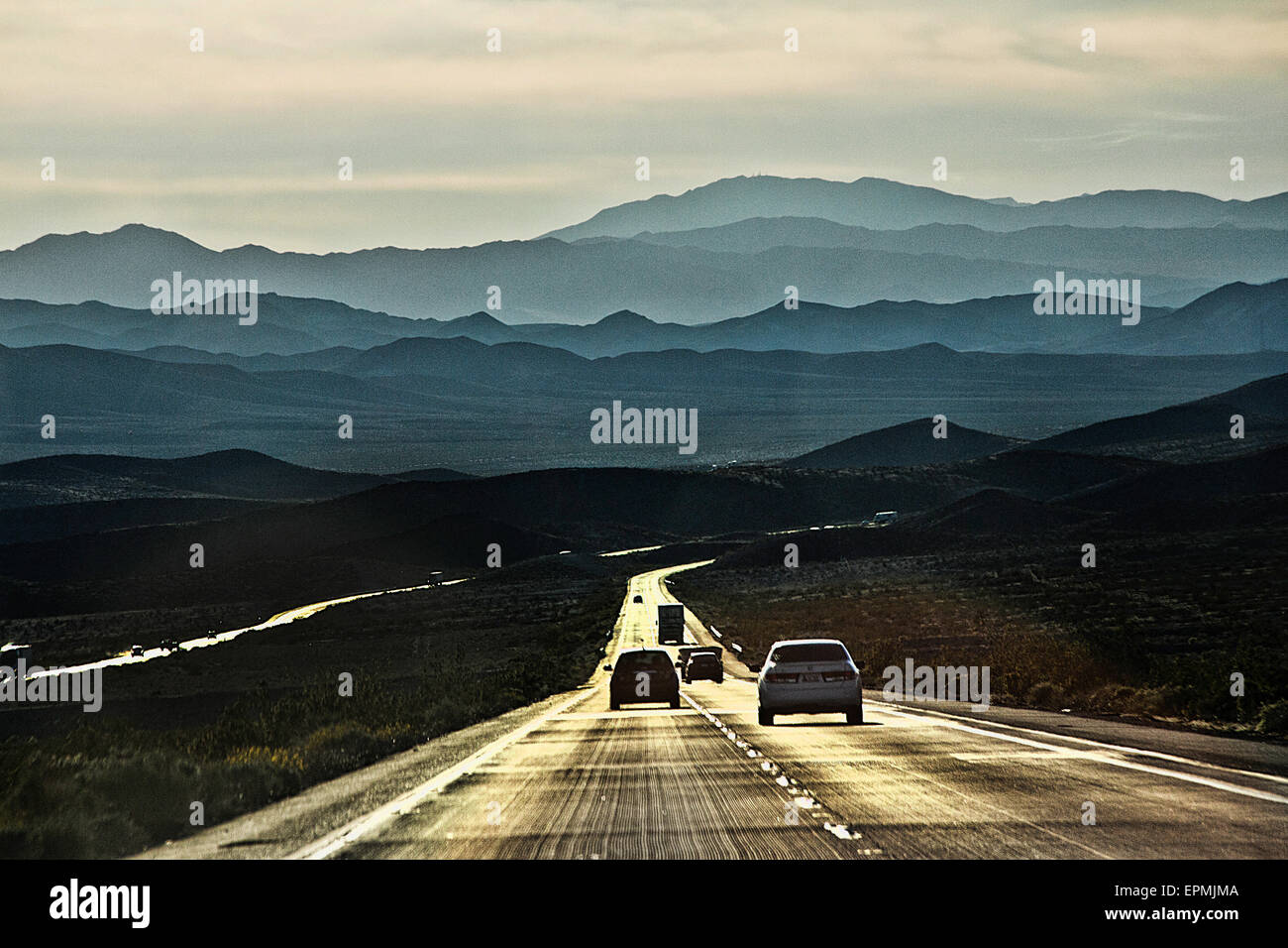 Mojave freeway hi-res stock photography and images - Alamy