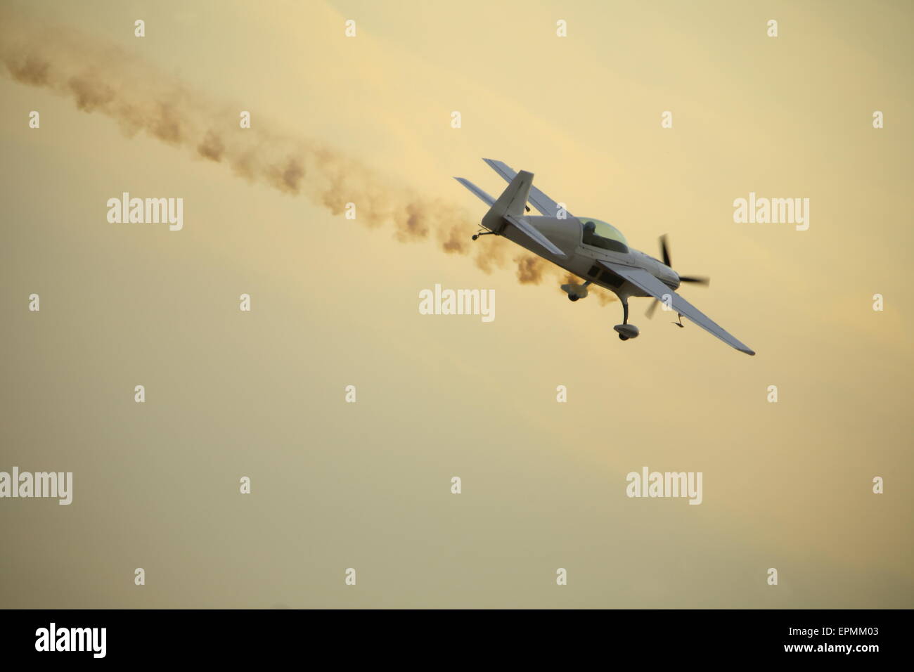 Smoking plane engine hi-res stock photography and images - Alamy