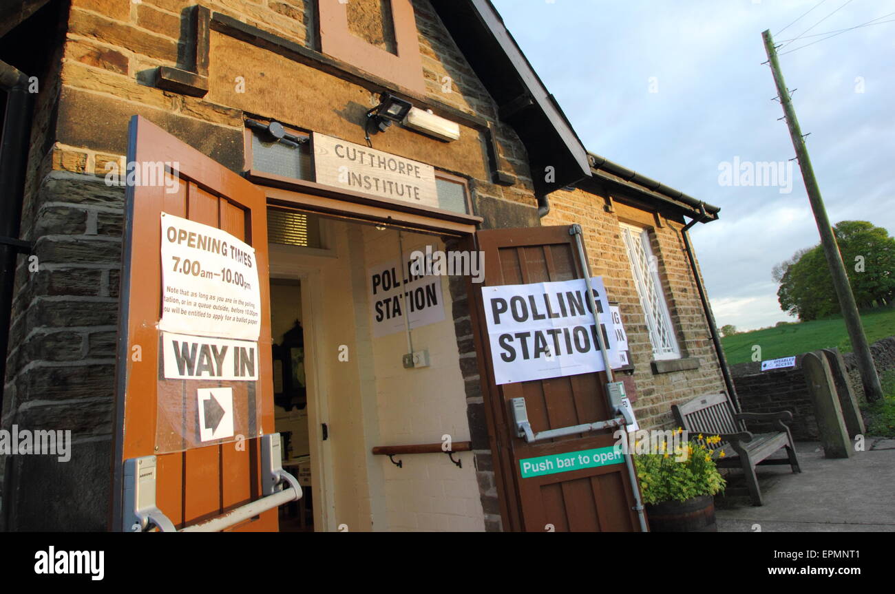 Rural polling station hi-res stock photography and images - Alamy