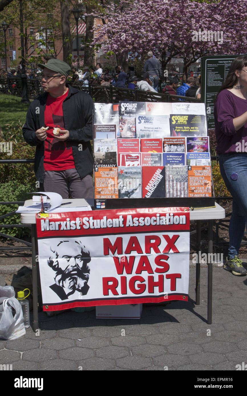 Immigration booth hi-res stock photography and images - Alamy