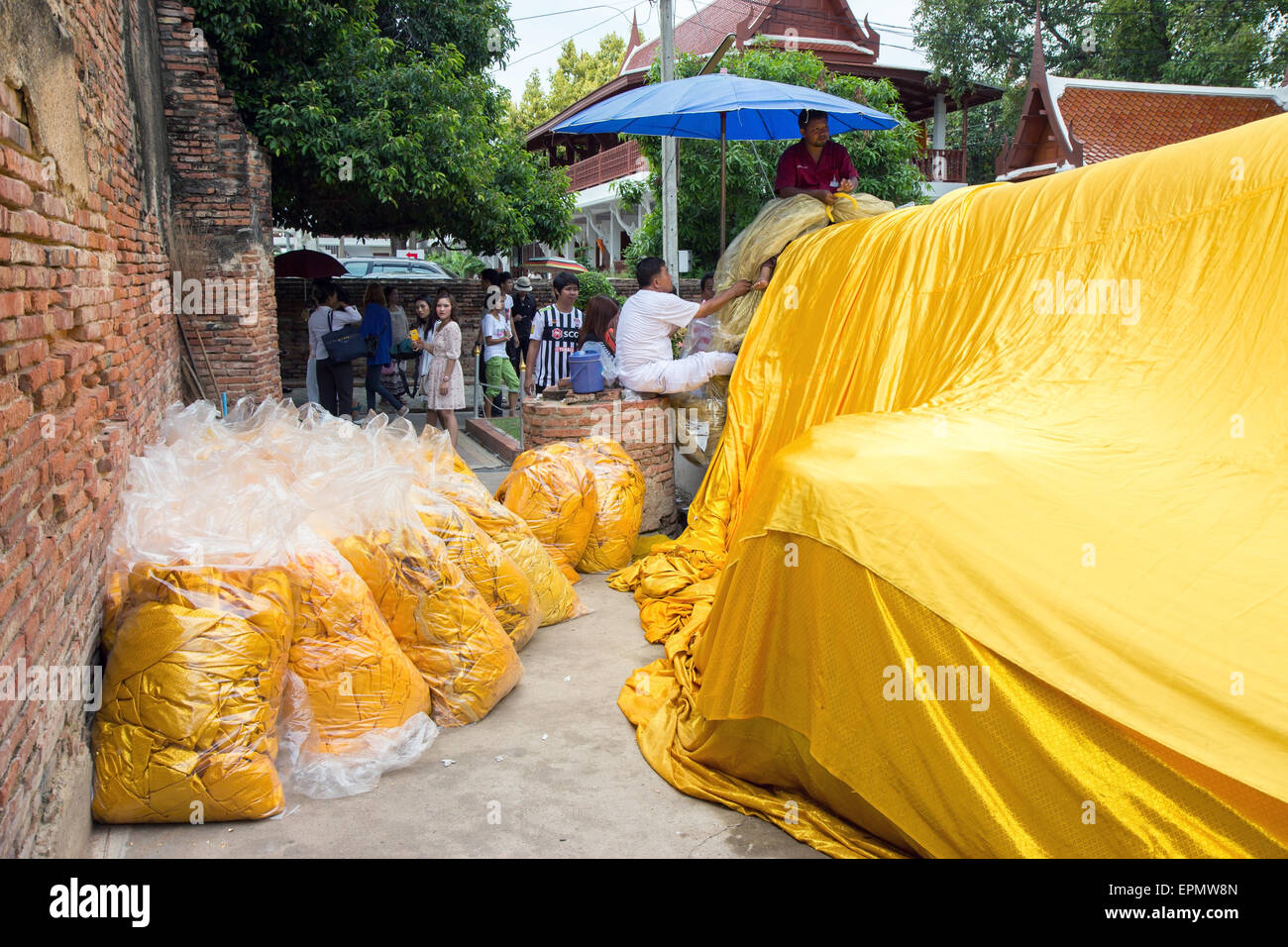 Hidden buddha statue hi-res stock photography and images - Alamy