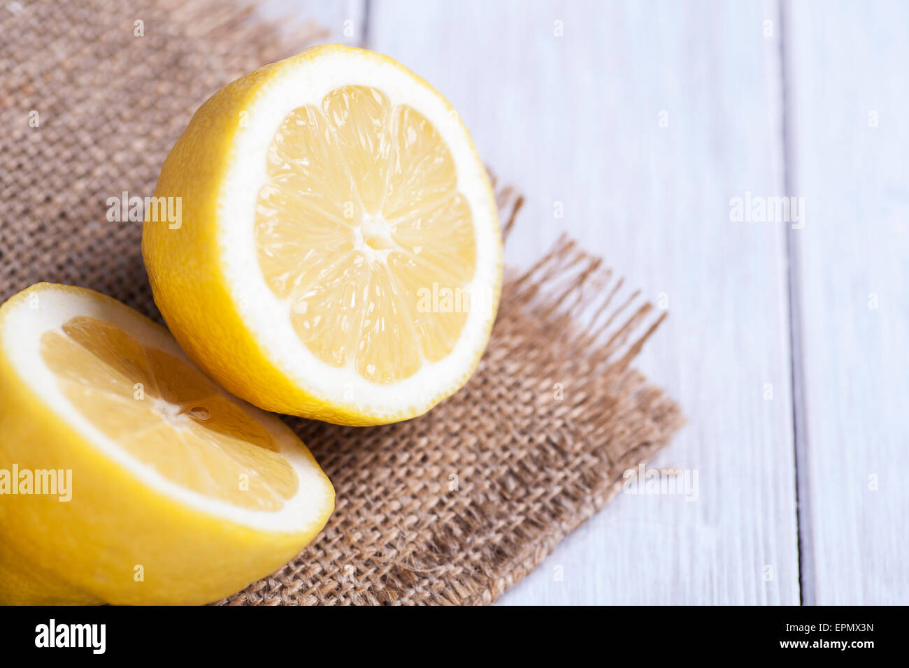 Lemon half hi-res stock photography and images - Alamy