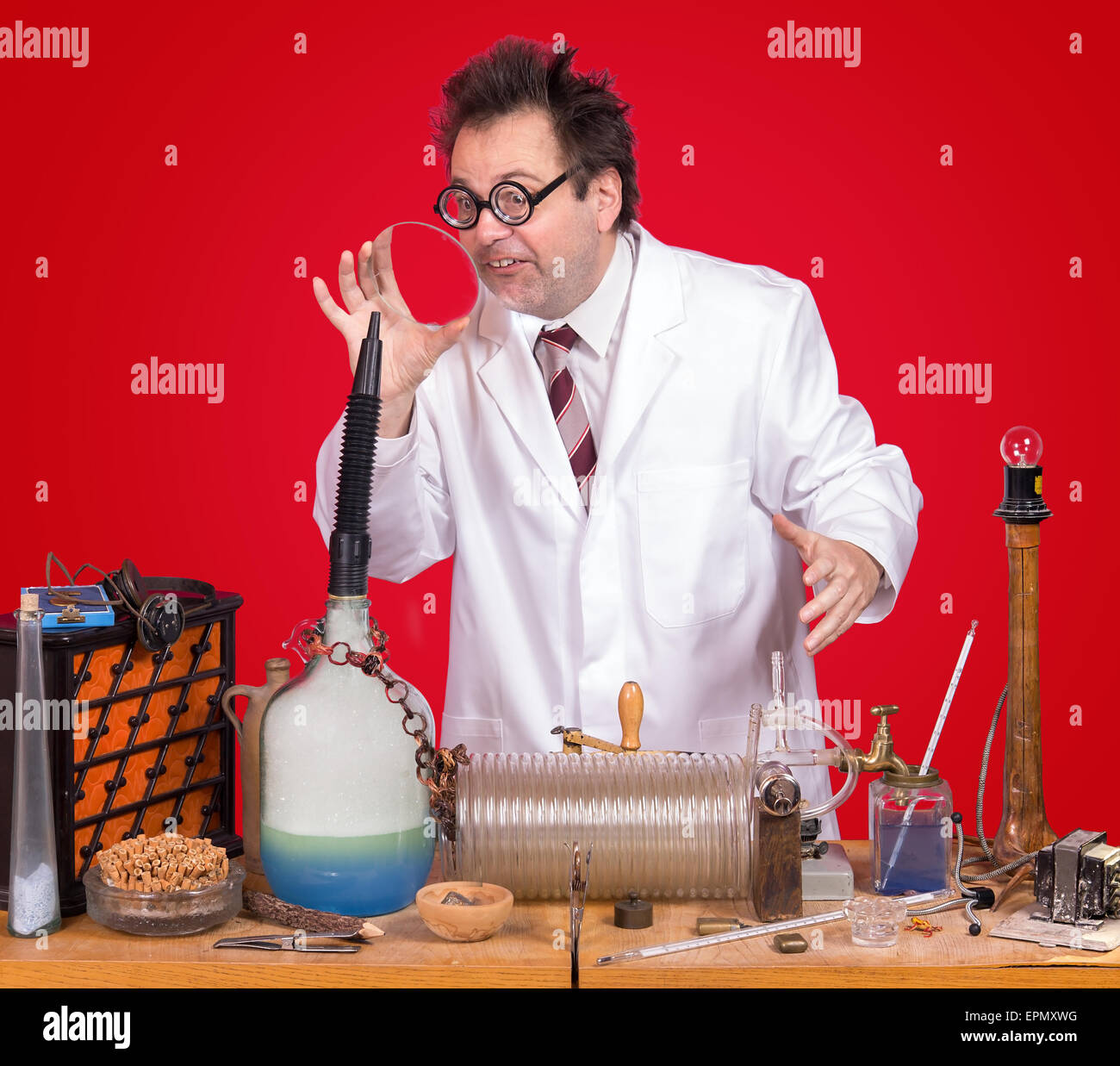 Physics lab experiment experiment hi-res stock photography and images ...