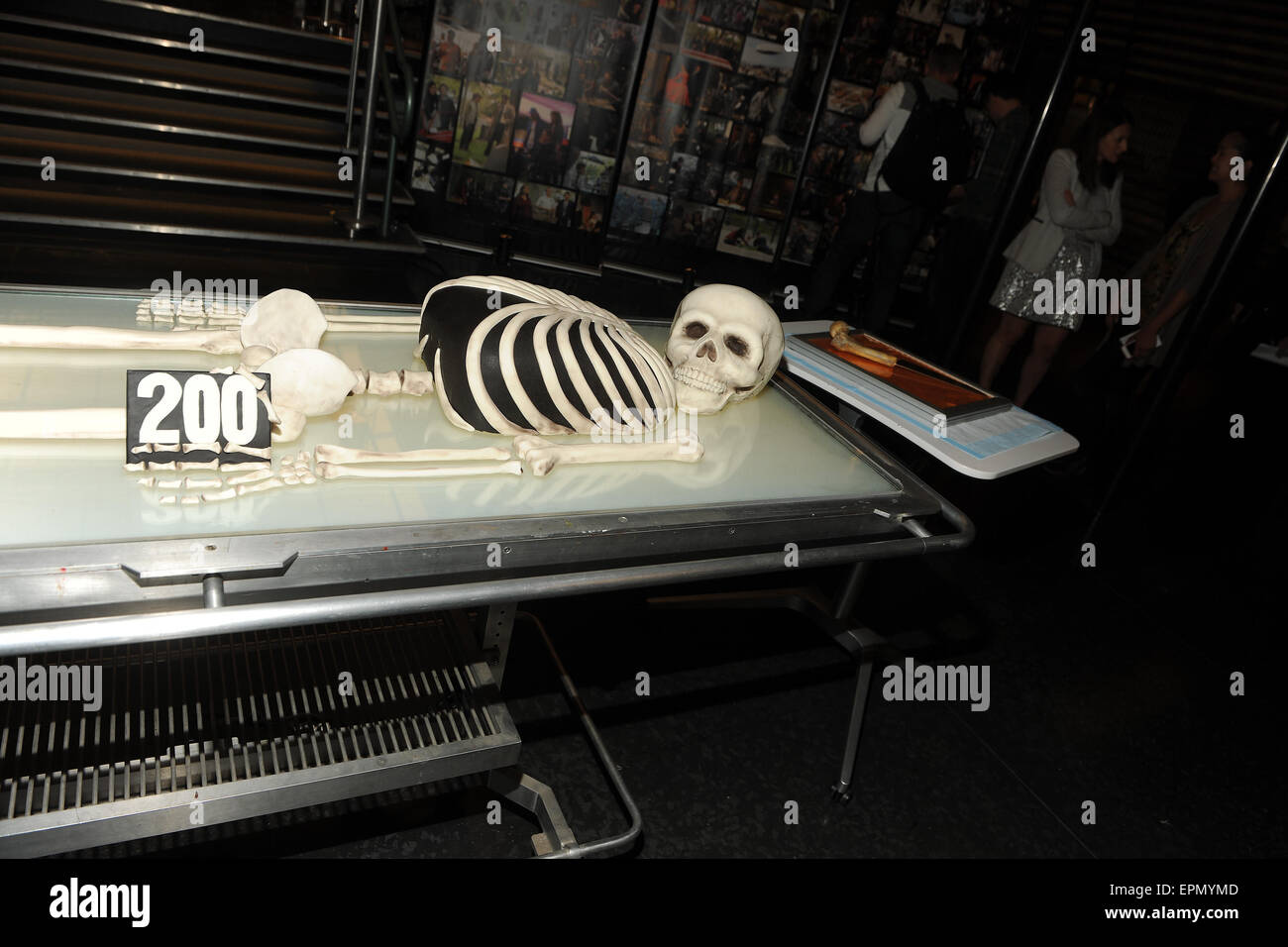 The cast and crew of FOX's hit show 'Bones' celebrate production of ...