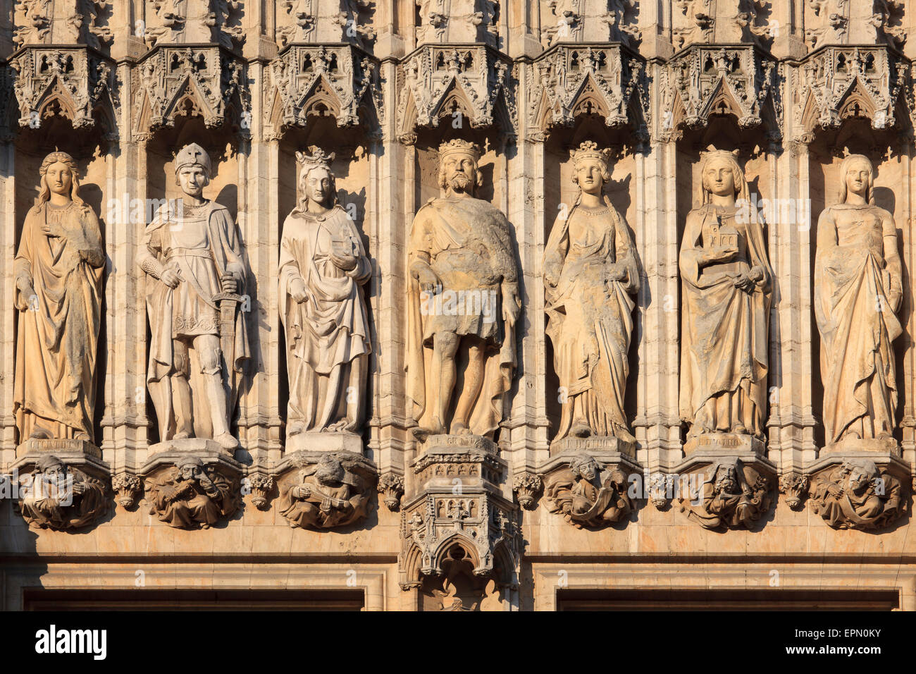 Brussels medieval statues hi-res stock photography and images - Alamy