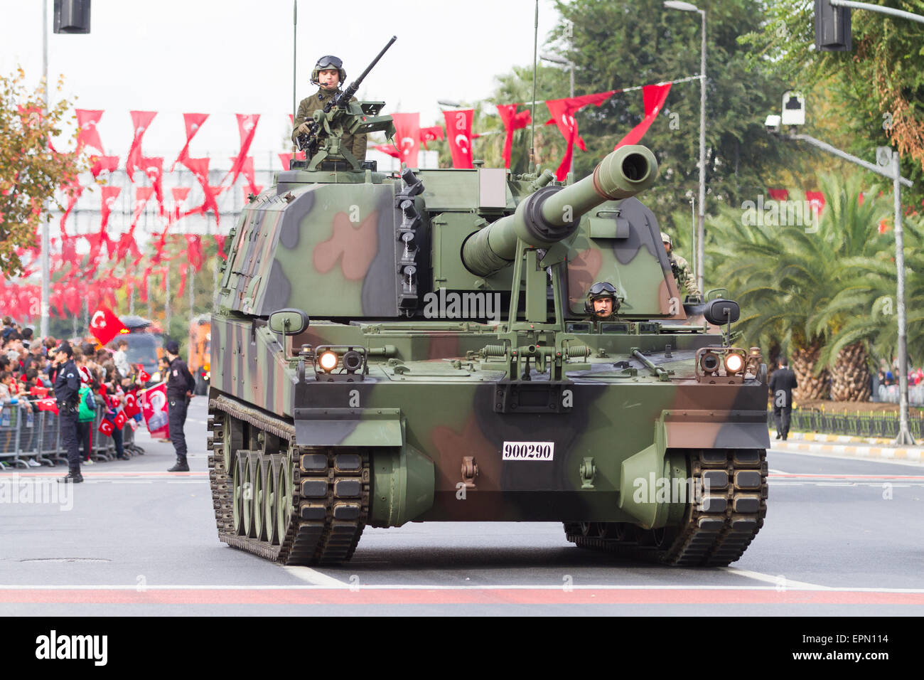 ISTANBUL, TURKEY - OCTOBER 29, 2014: Self propelled howitzer in Vatan ...
